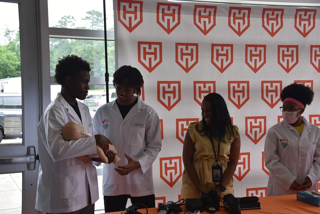 UAMS Announces Partnership with Hall STEAM Magnet High School | UAMS News